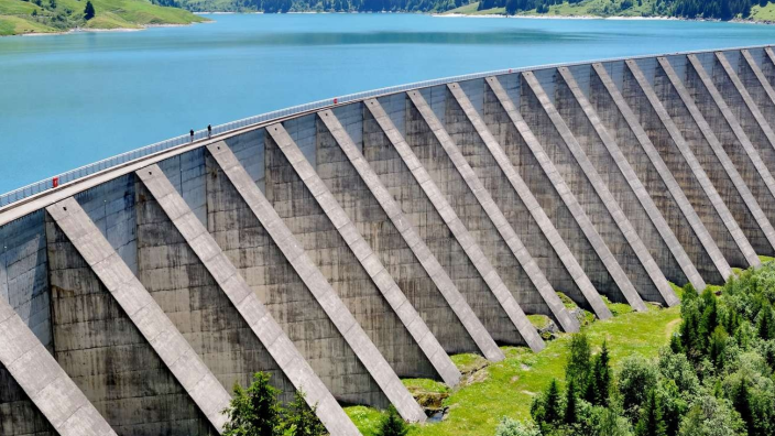 L'impact des barrages sur les poissons by Mattéo Michel on Prezi